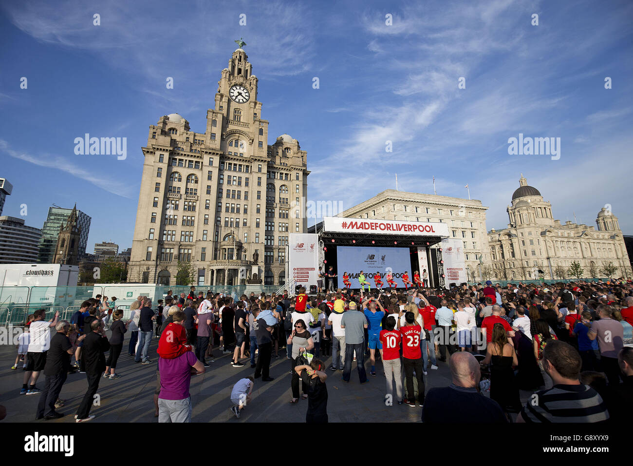 Liverpool reveal 2016-17 home Kit - Royal Liver Building Stock Photo ...