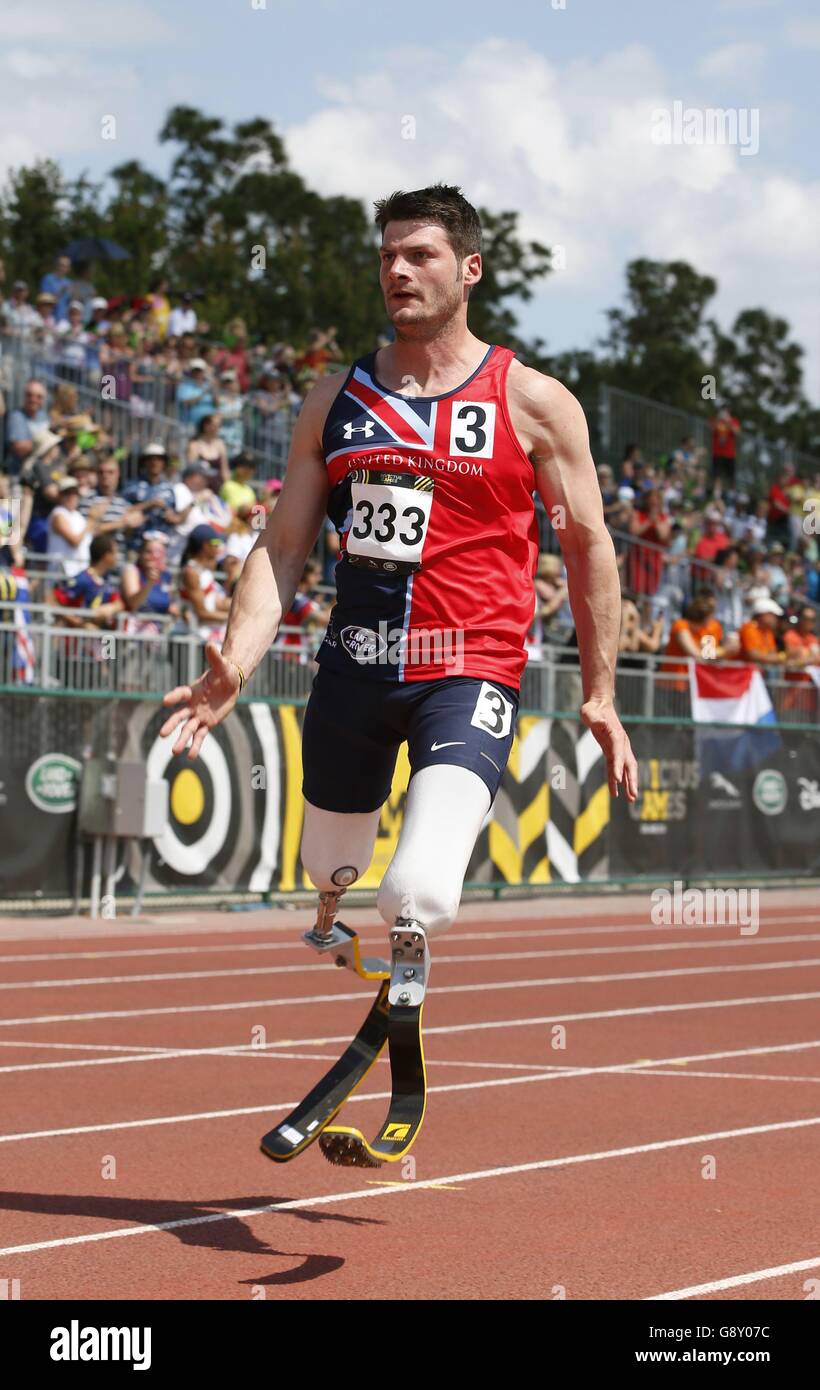 David henson hi-res stock photography and images - Alamy