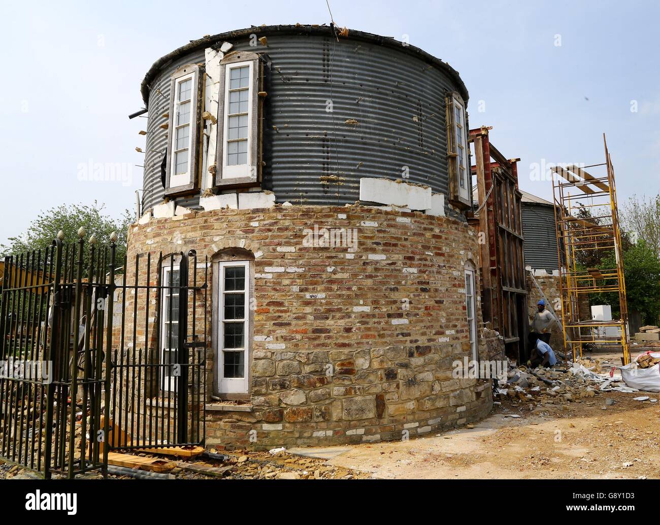 A view of the home of cattle farmer Robert Fidler on his farm in ...