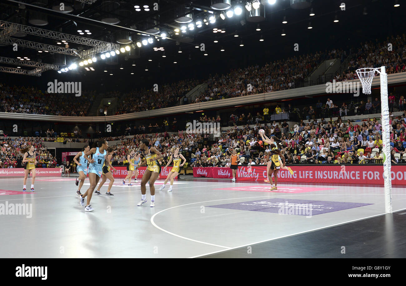 Manchester thunder v surrey storm hi-res stock photography and images ...