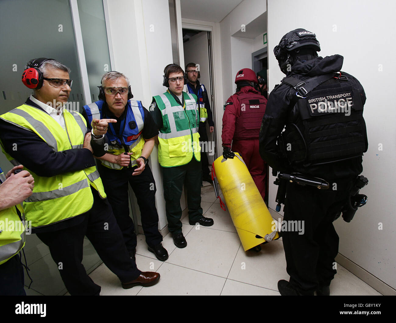 Marauding terrorist firearms attack training exercise hi-res stock ...