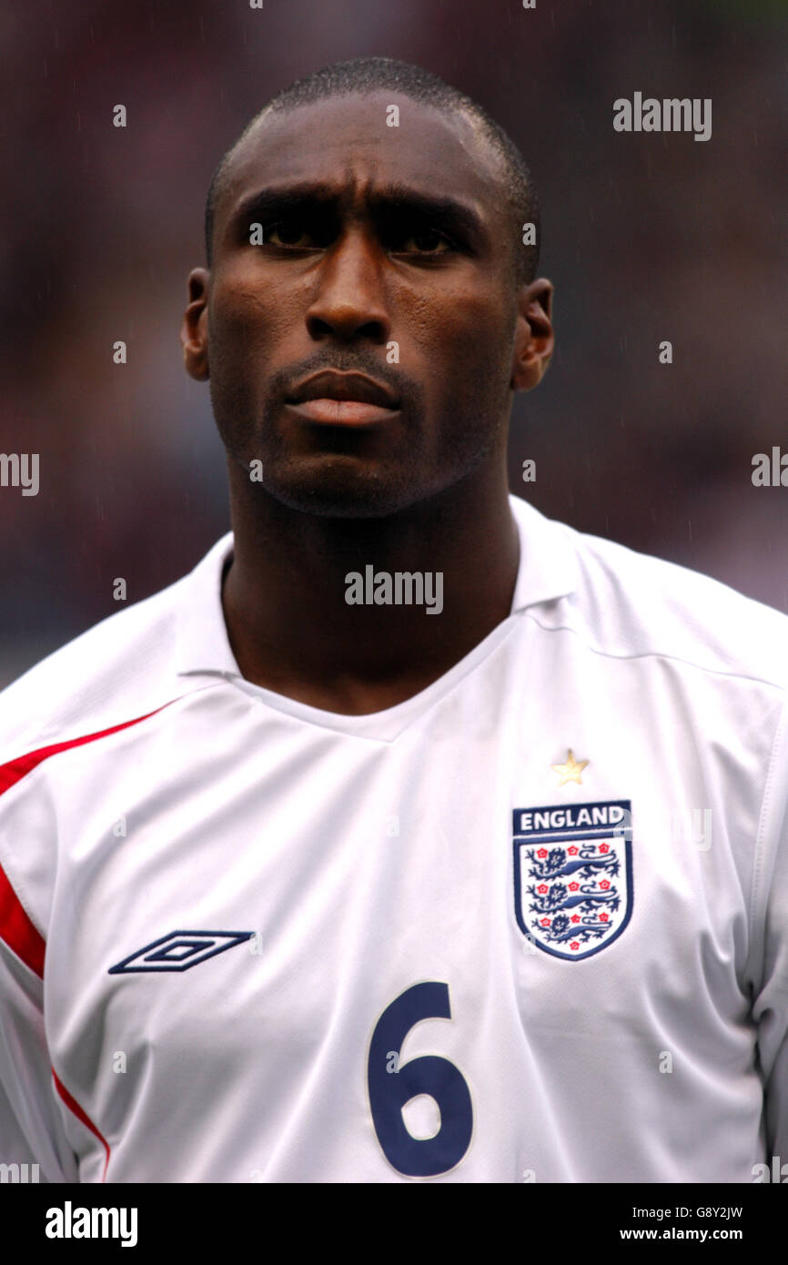 Sol campbell world cup 2006 hi-res stock photography and images - Alamy