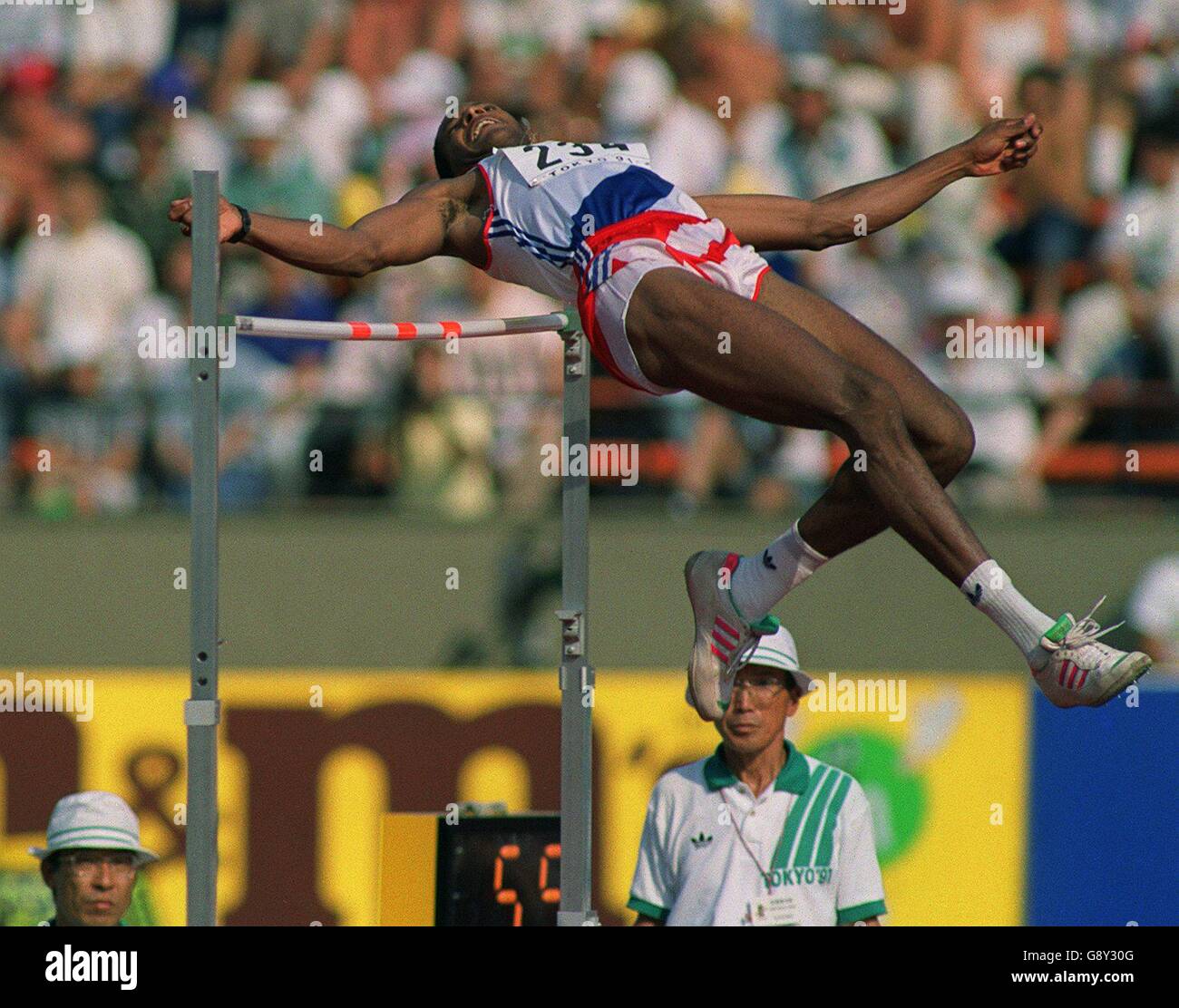 Athletics - World Championships Tokyo - High Jump. Javier Sotomayor ...