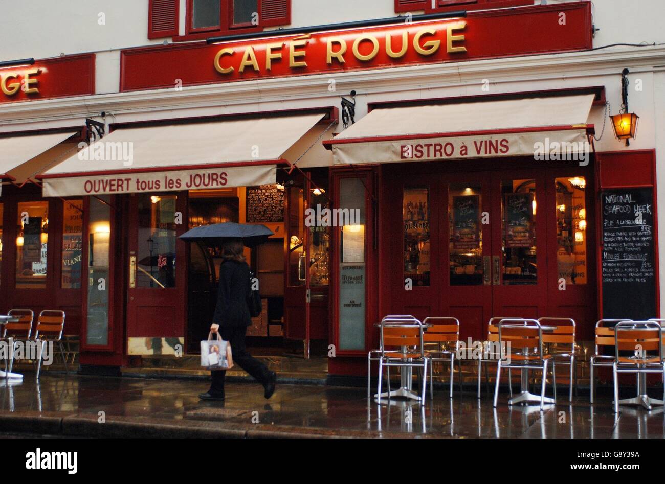 Cafe rouge in basil street hi-res stock photography and images - Alamy