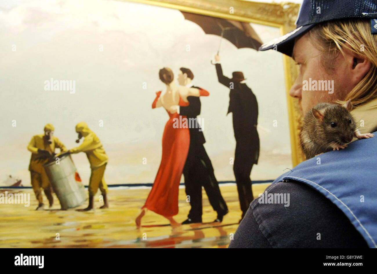 The Singing Butler Wallpaper