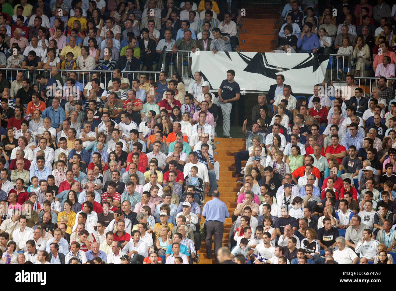 Real madrid fans watch action hi-res stock photography and images - Alamy