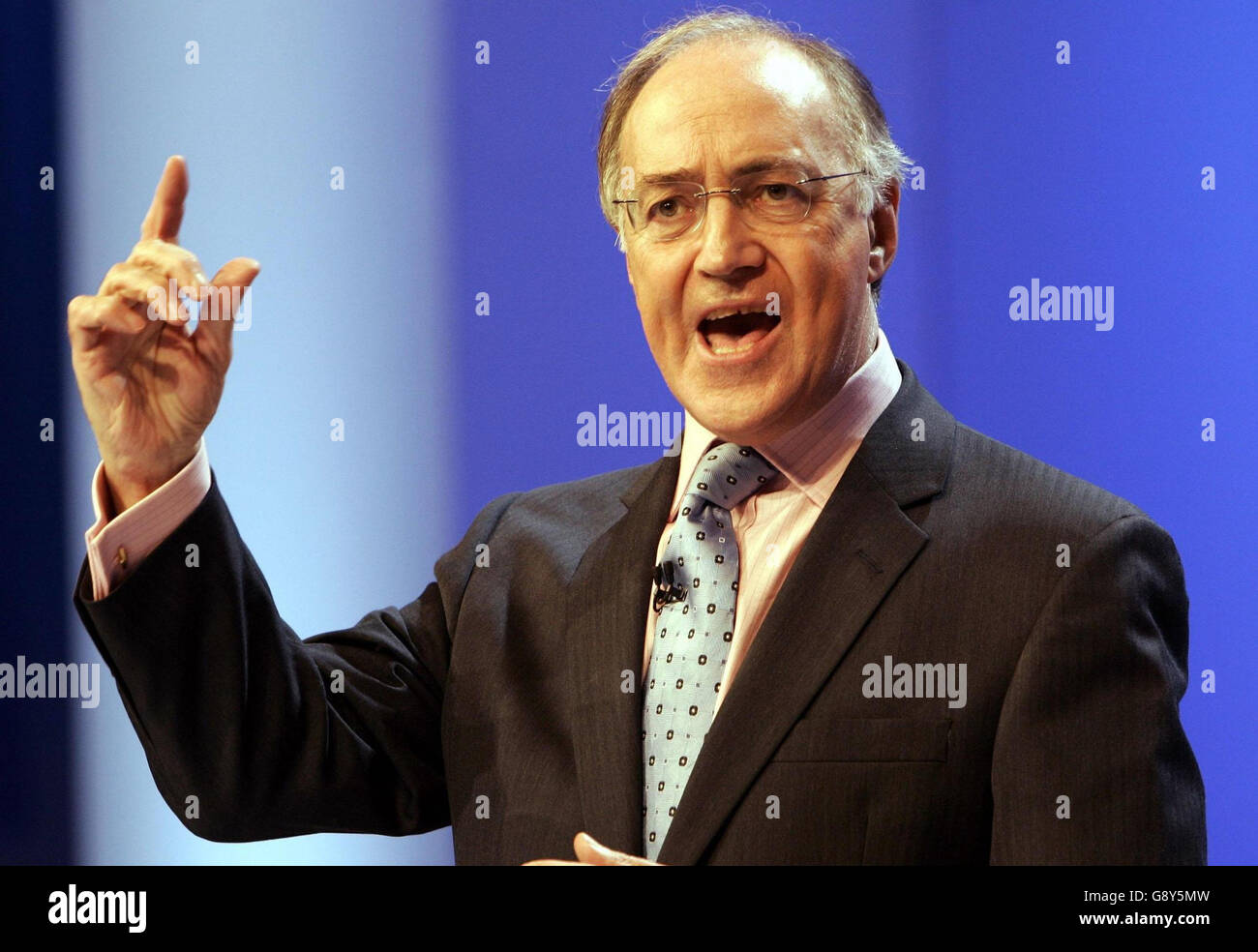Conservative Leader Michael Howard delivers a farewell address to the ...