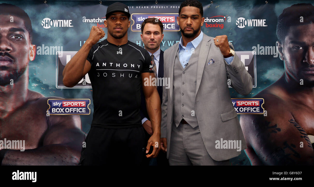 Anthony Joshua and Dominic Breazeale poses for a head to head with ...
