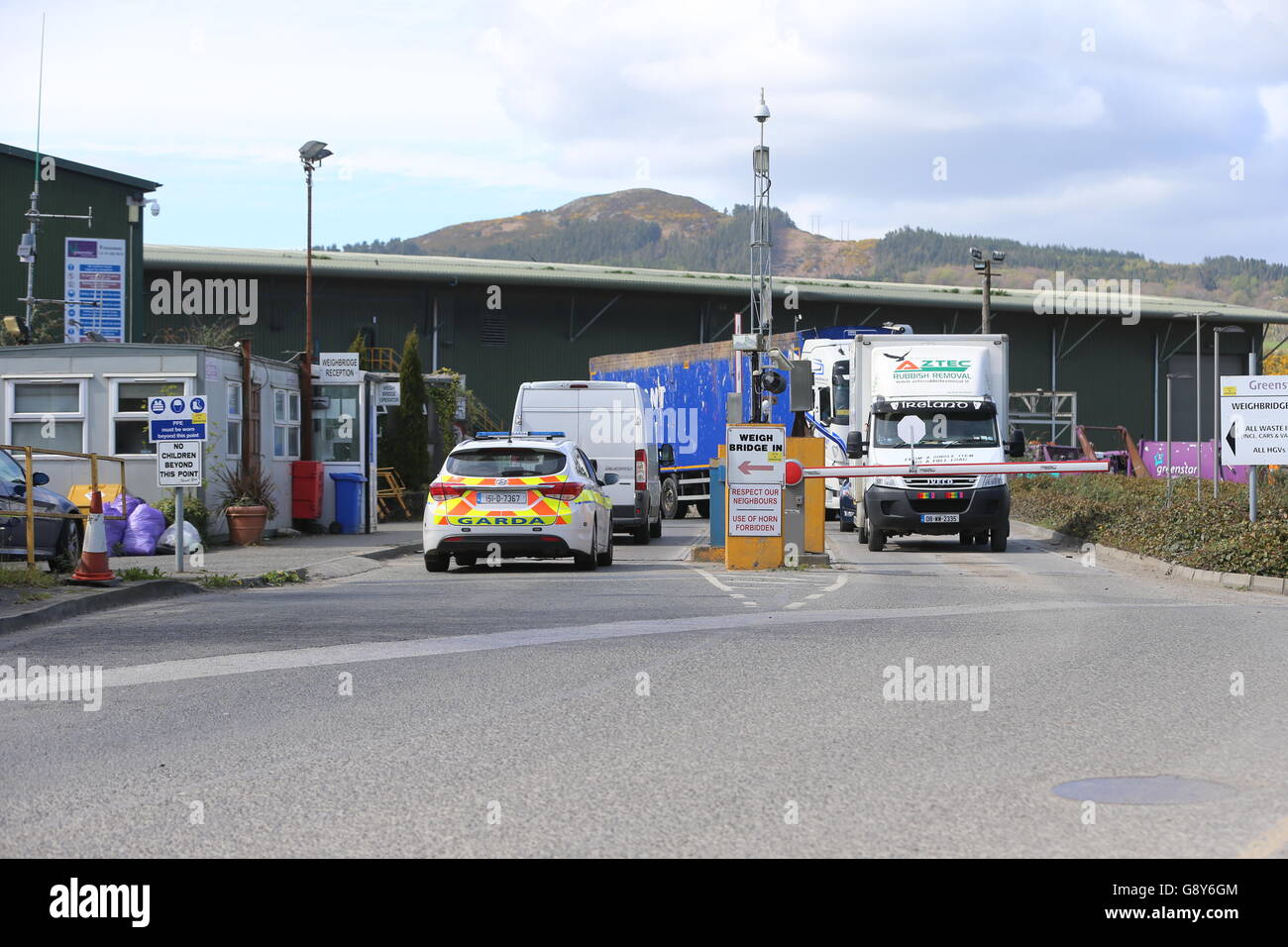 Garda at the greenstar recycling facility in bray hi-res stock ...