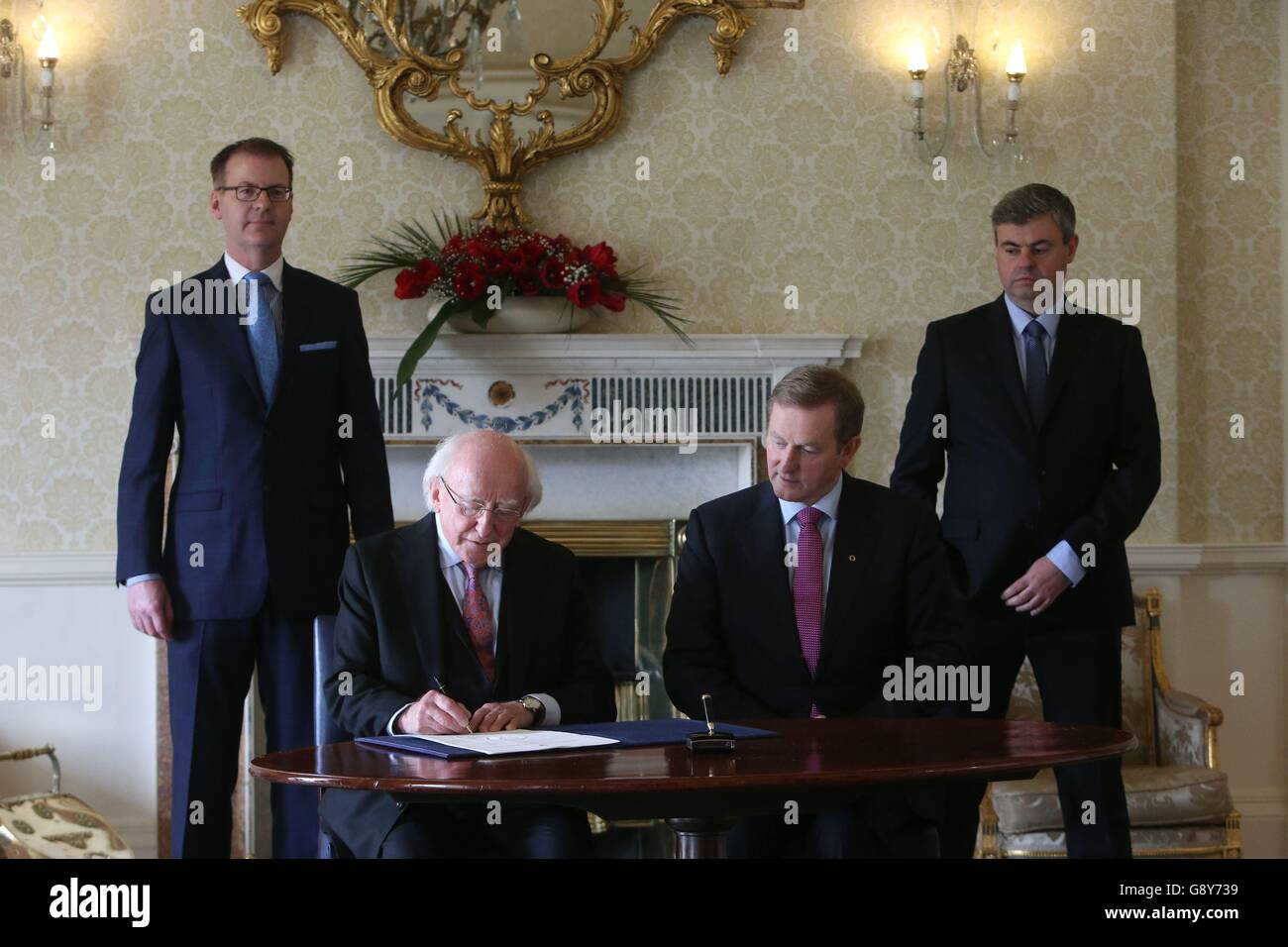 Irish president seal hi-res stock photography and images - Alamy