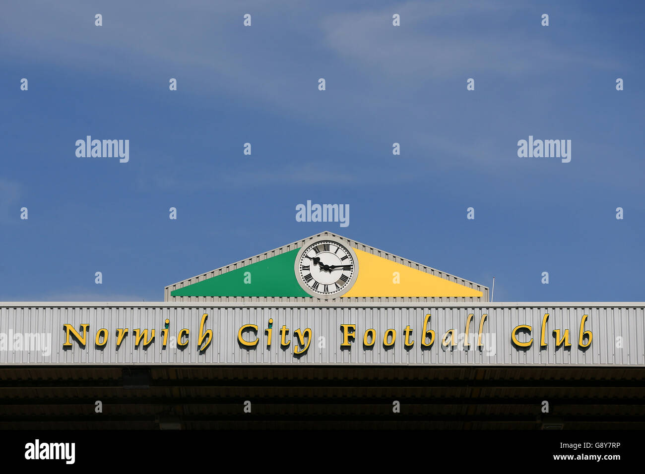 Soccer football general view gv clock sign hi-res stock photography and ...