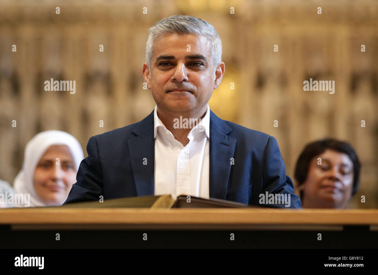 Mayor of London signing ceremony Stock Photo - Alamy