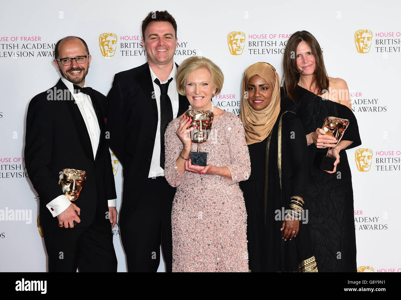 Nadiya hussain and anna beattie hi-res stock photography and images - Alamy