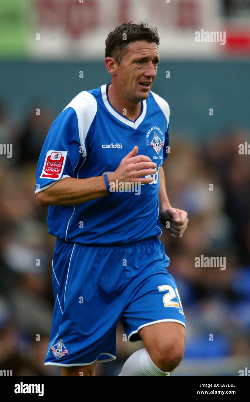 Soccer coca cola football league one oldham athletic brentford boundary ...