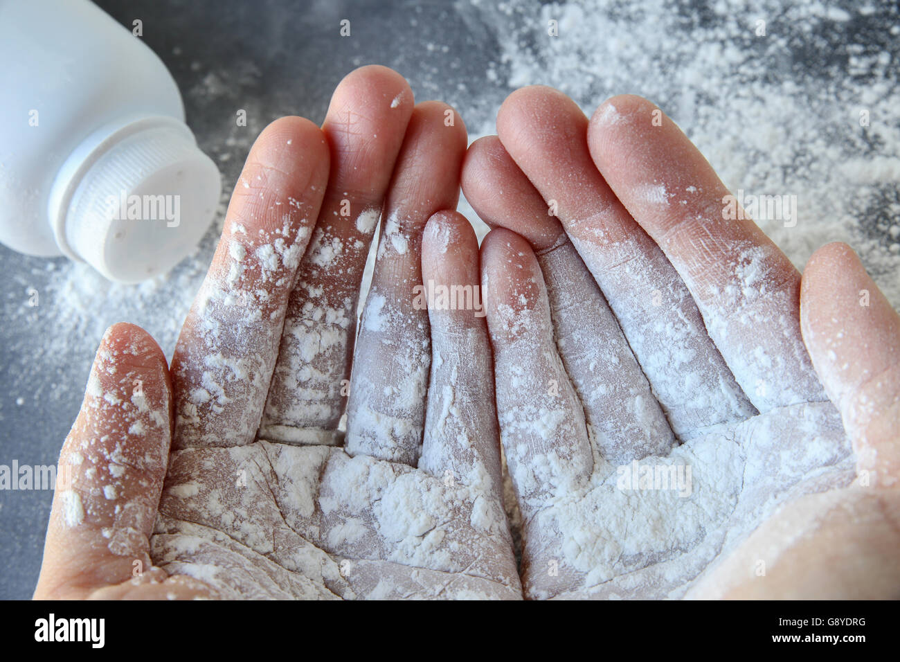 Talcum powder hi-res stock photography and images - Alamy