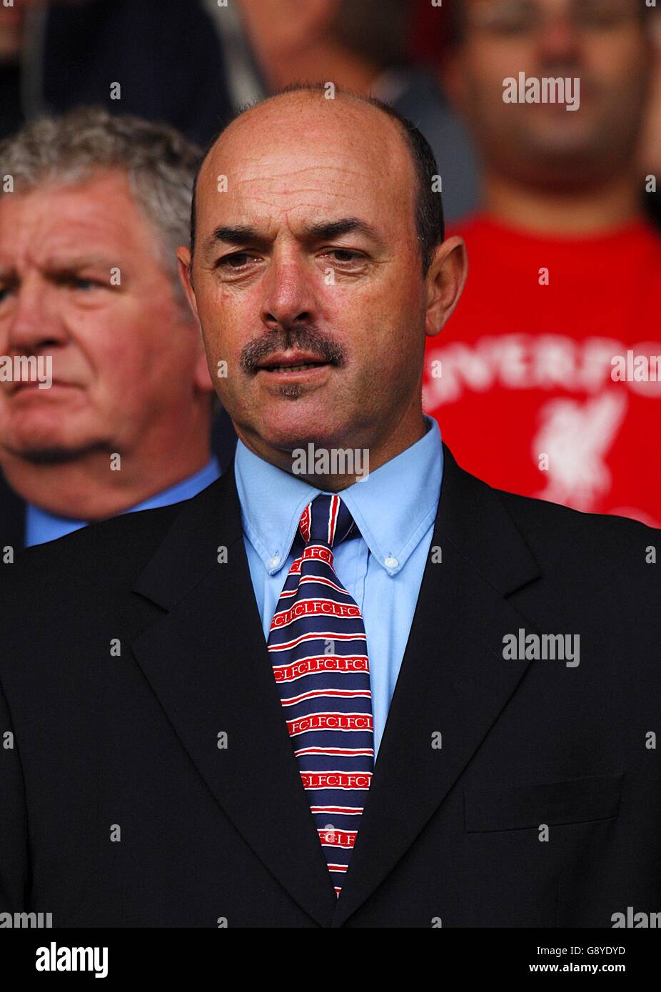Former liverpool goalkeeper bruce hi-res stock photography and images ...