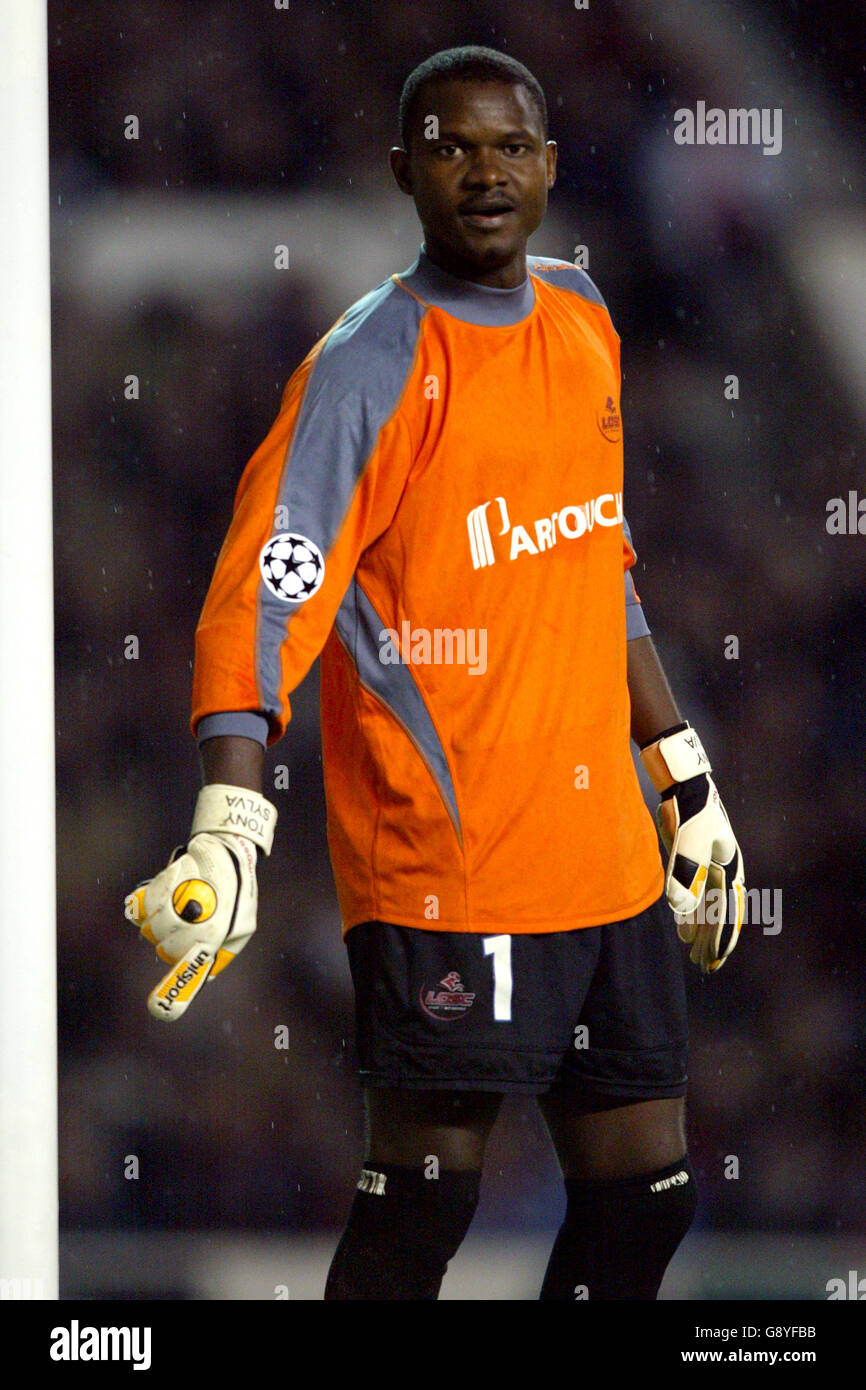 Lille goalkeeper tony sylva hi-res stock photography and images - Alamy