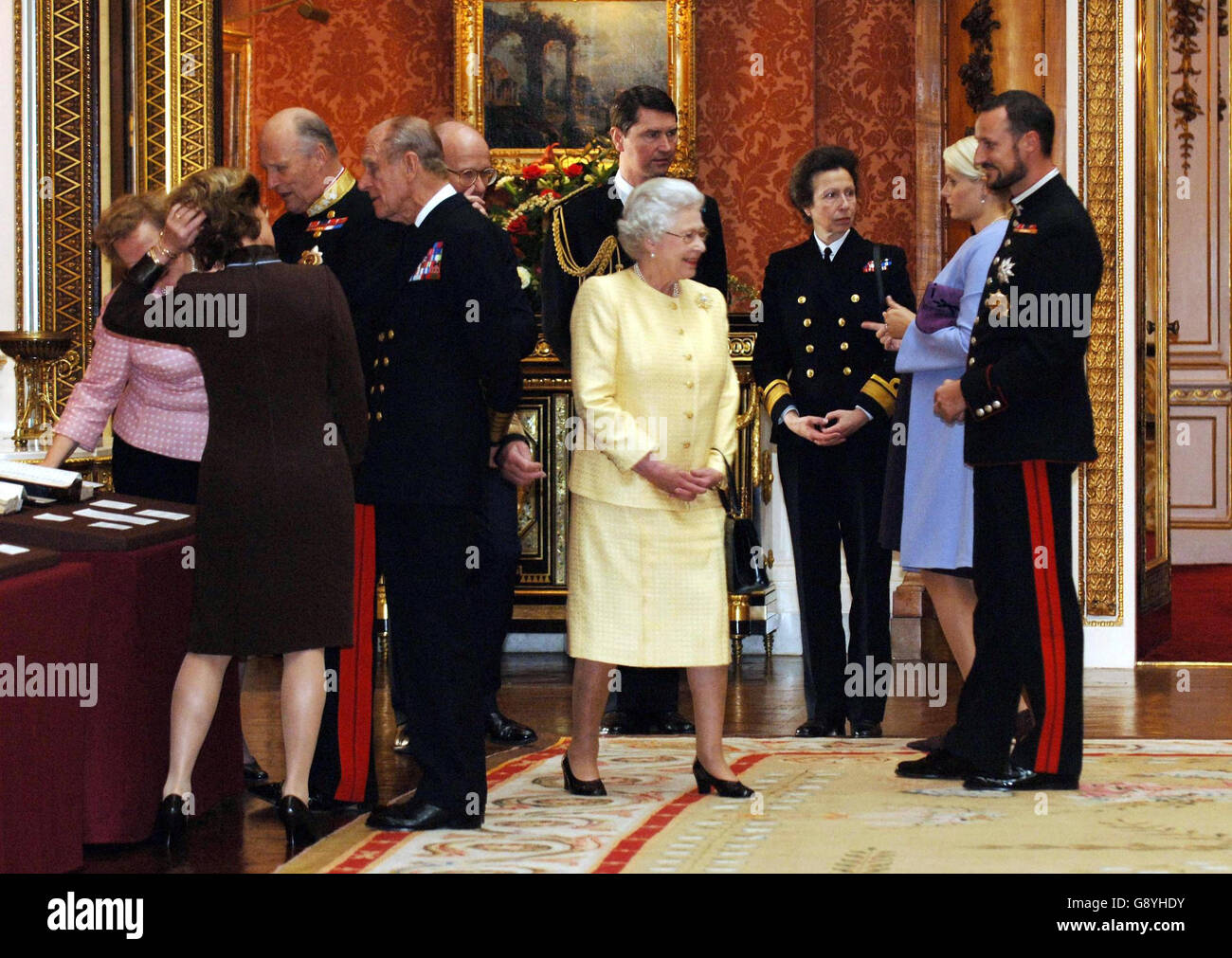Queen elizabeth ii pregnant hi-res stock photography and images - Alamy