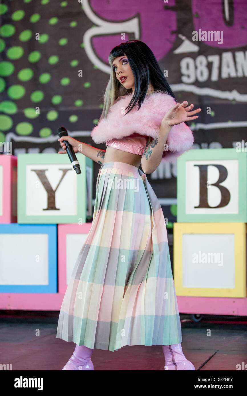 Melanie martinez concert hi-res stock photography and images - Alamy