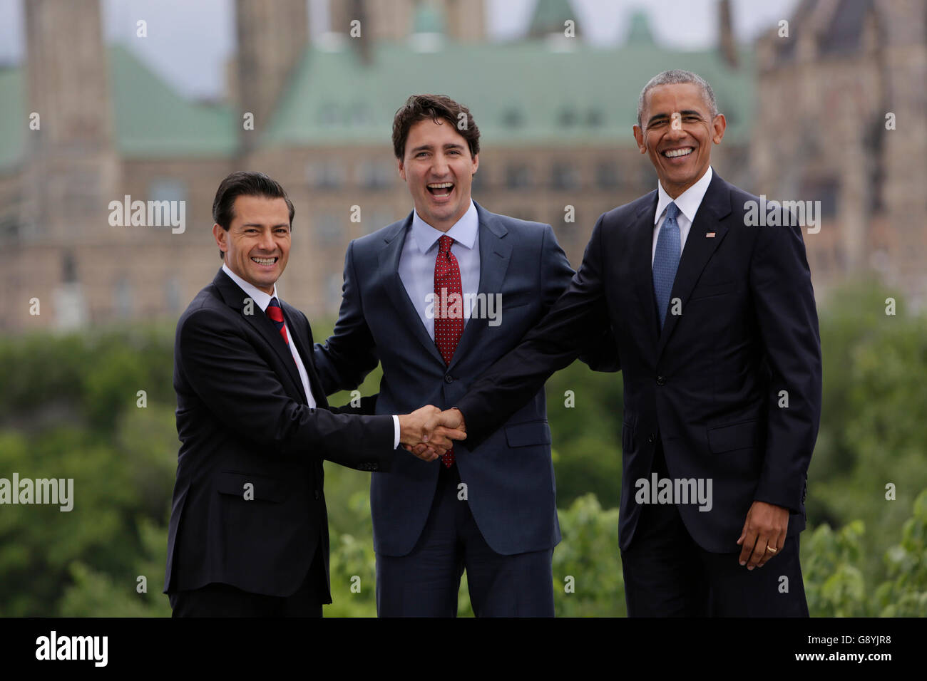 Justin trudeau and enrique peña nieto hi-res stock photography and ...
