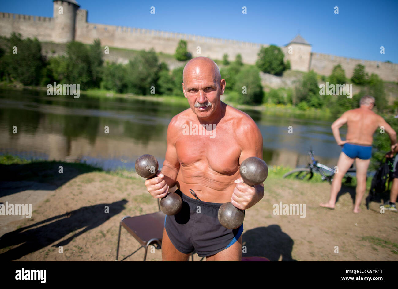 60 to 65 year old hi-res stock photography and images - Alamy