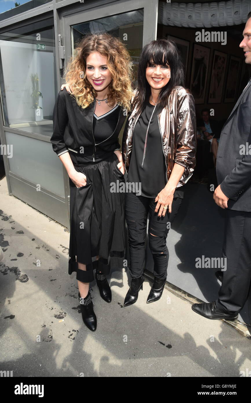 Berlin, Deutschland. 29th June, 2016. Nena und Tochter Larissa attends ...