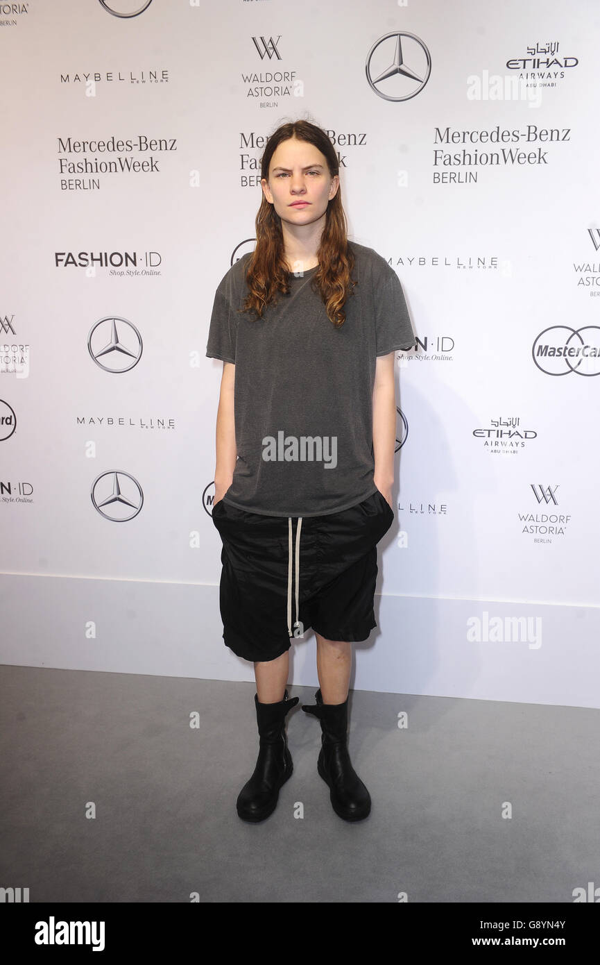 Daughter of sting hi-res stock photography and images - Alamy