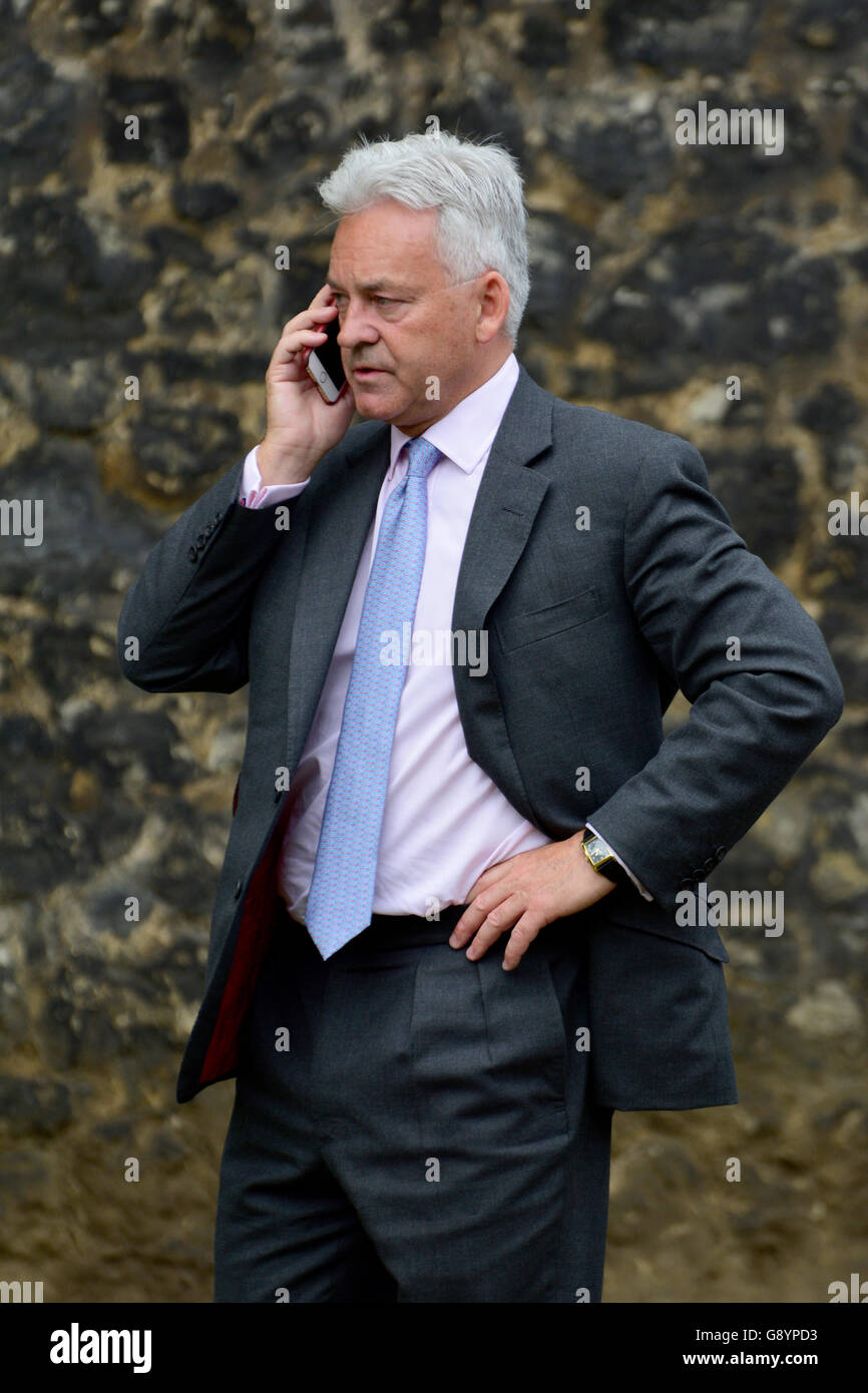 Tory male mps hi-res stock photography and images - Alamy