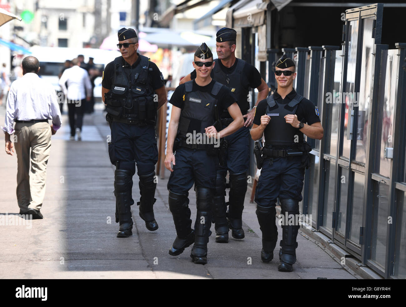 French police officers hi-res stock photography and images - Alamy