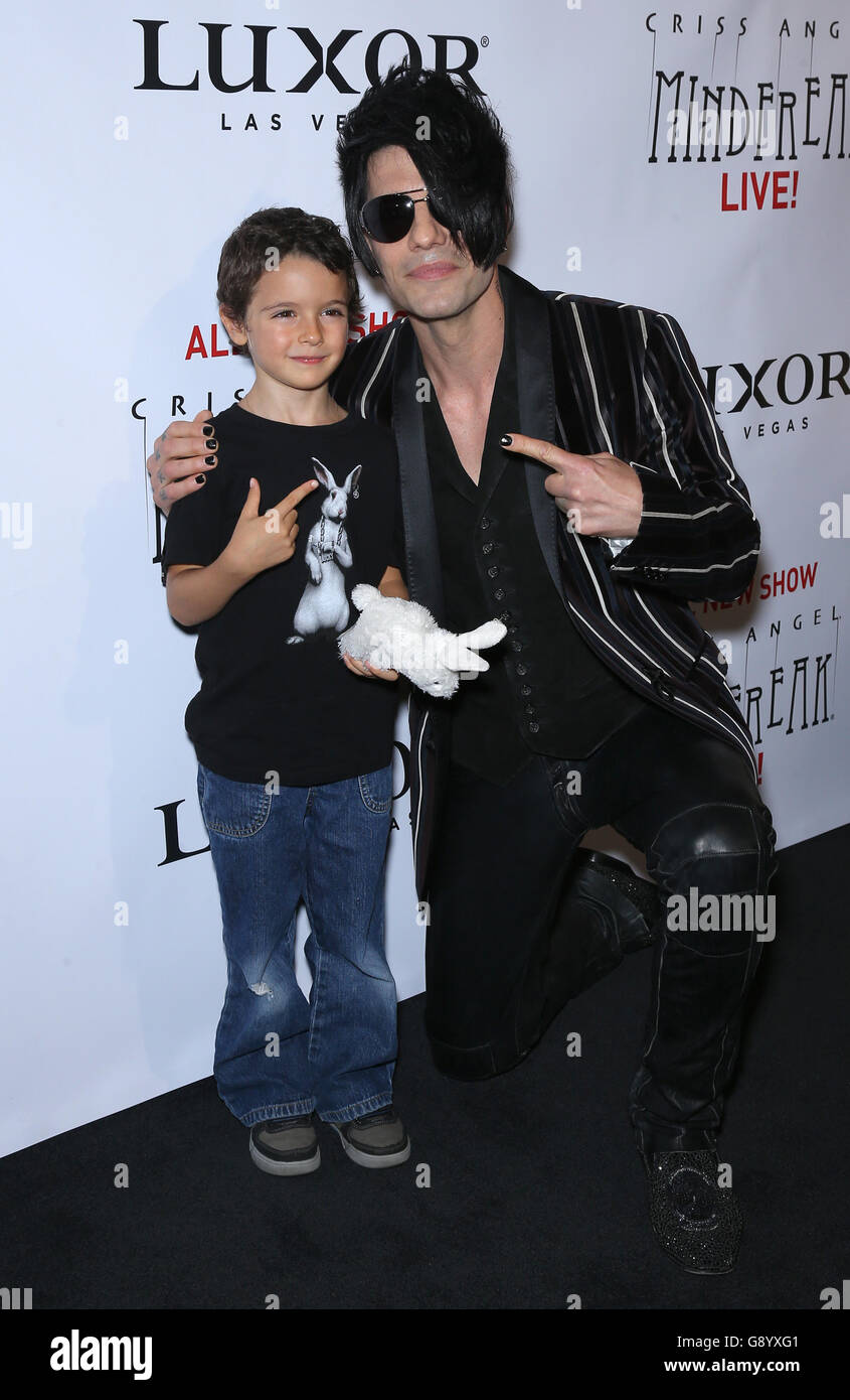 Criss angel magician hi-res stock photography and images - Alamy