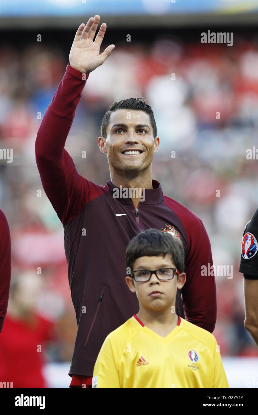Cristiano ronaldo 2016 paris hi-res stock photography and images - Alamy