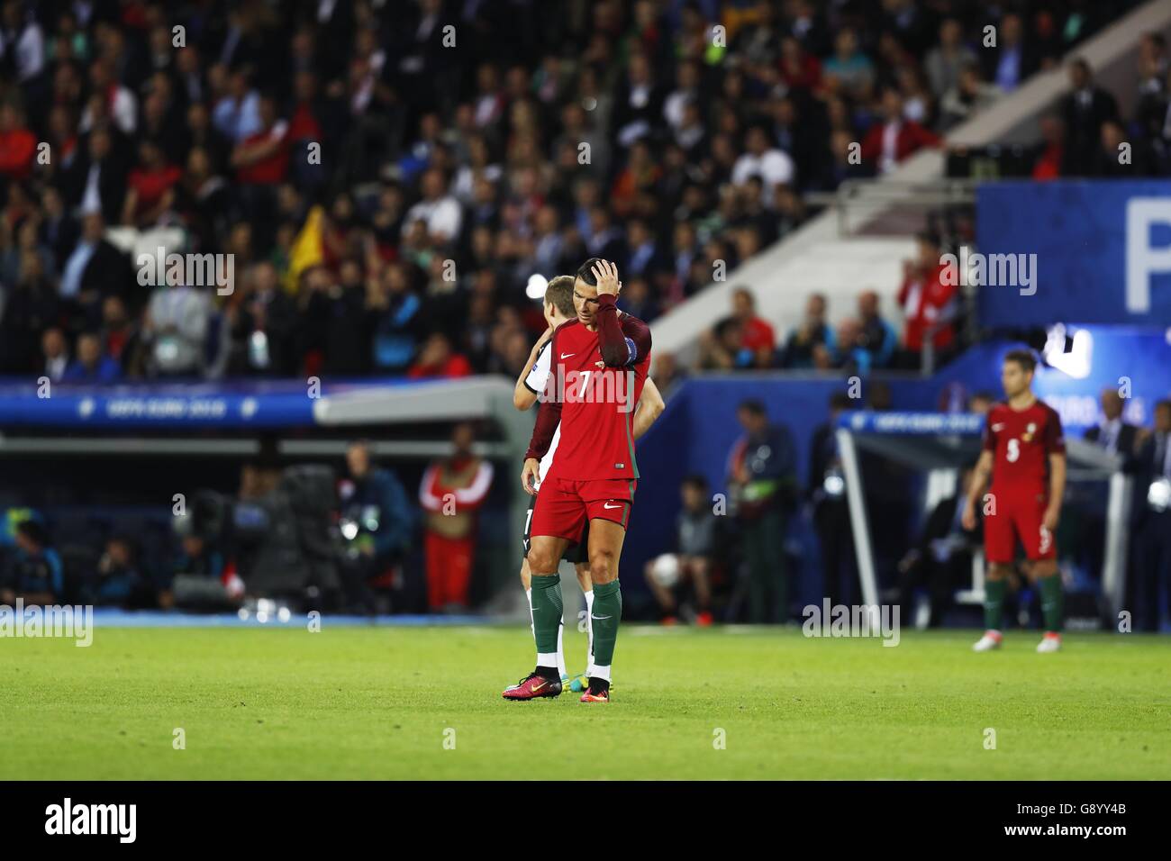 Cristiano ronaldo 2016 paris hi-res stock photography and images - Alamy