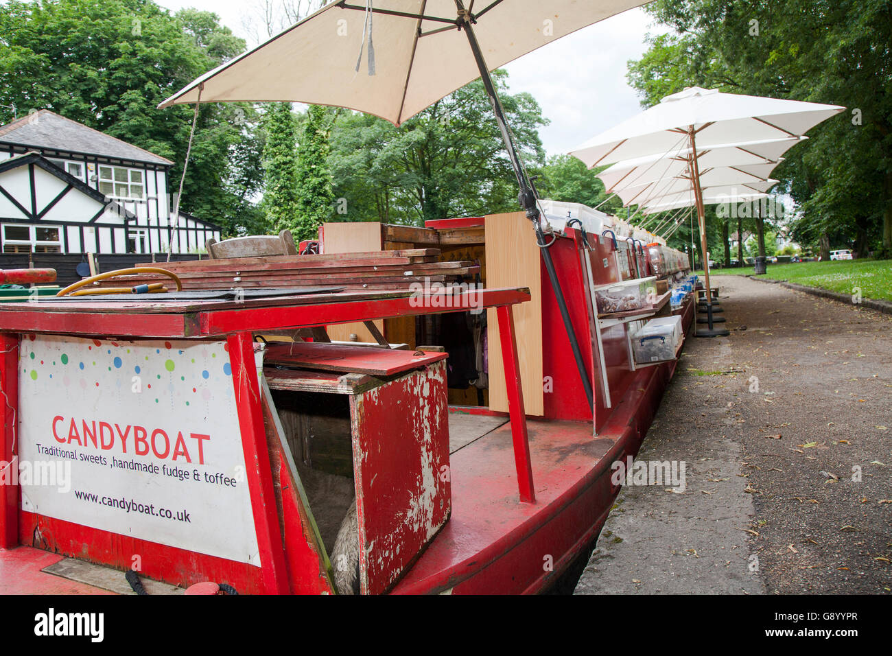 The Candyboat, Worsley, Manchester, UK. 01-07-2016. The candyboat gets ...
