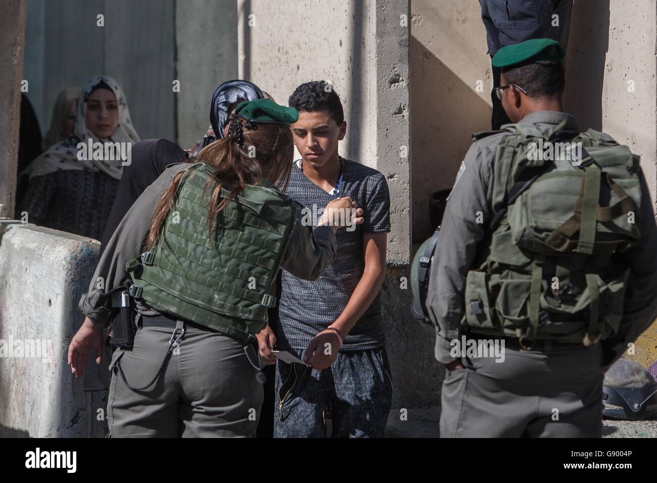 Security officer bank hi-res stock photography and images - Alamy