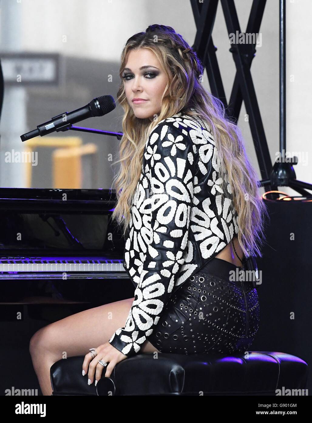 New York, NY, USA. 1st July, 2016. Rachel Platten on stage for NBC ...