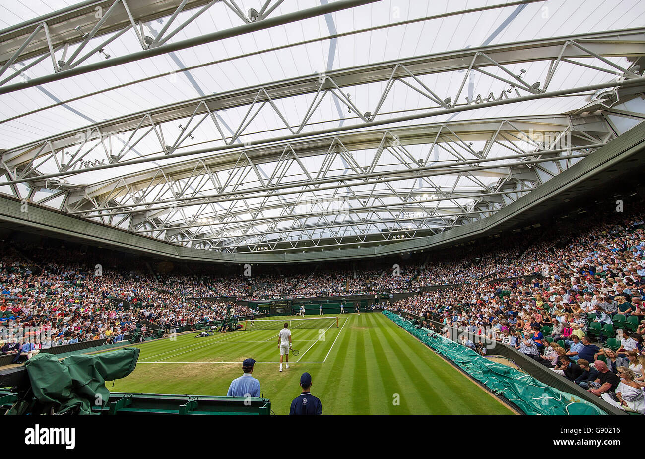 Wimbledon centre court roof hi-res stock photography and images - Alamy