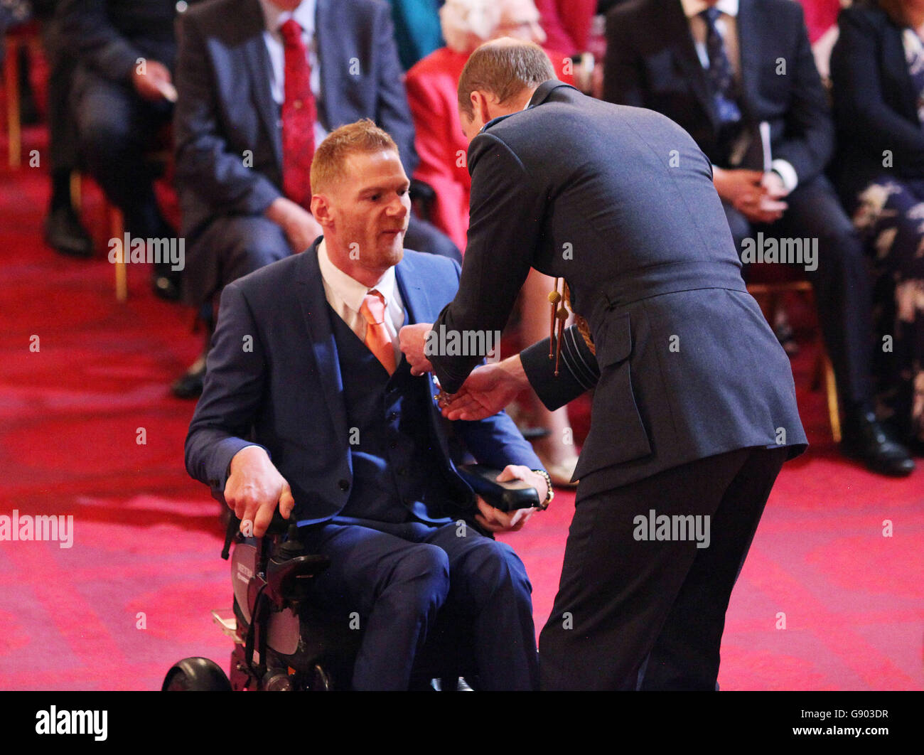 Paralympian Stephen Miller receives an MBE from the Duke of Cambridge ...