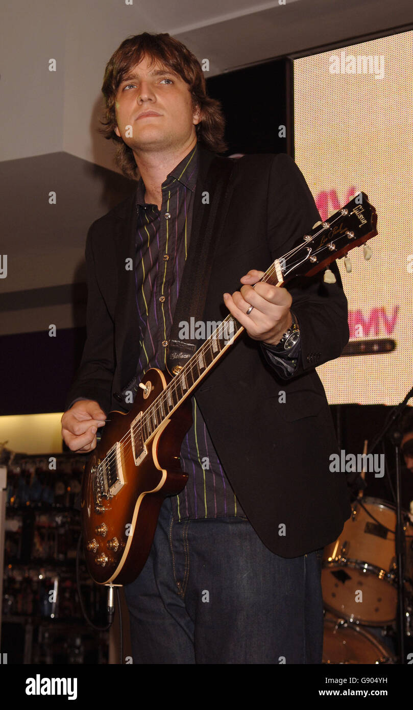 Lead singer of starsailor hi-res stock photography and images - Alamy