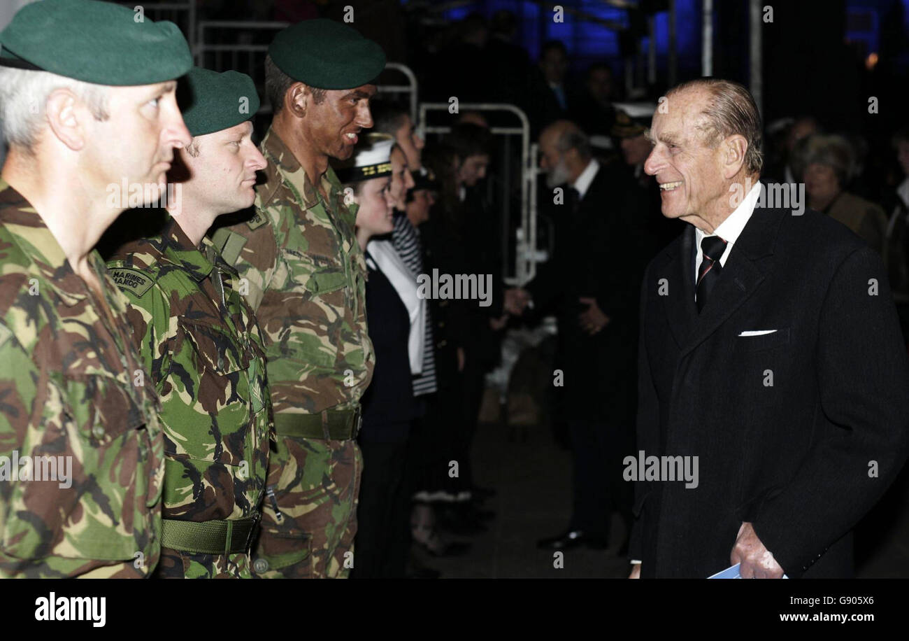 Instructors from the Royal Marines Commando Training Centre meet the ...