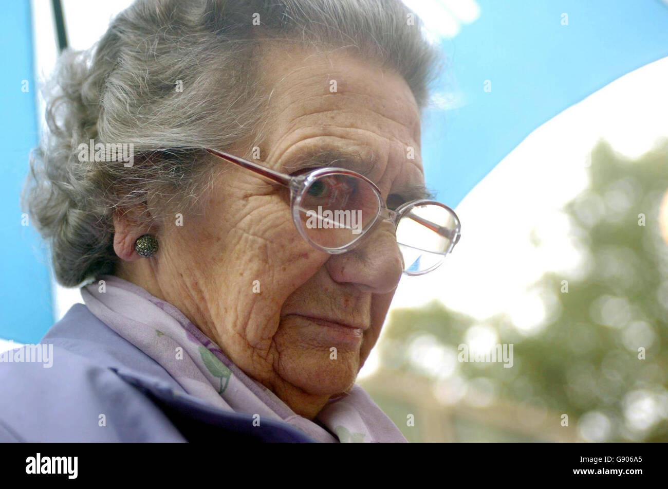 2005 along with daughter janet booth hi-res stock photography and ...