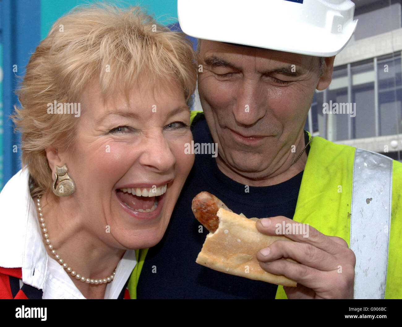 Fiona hanson hi-res stock photography and images - Alamy