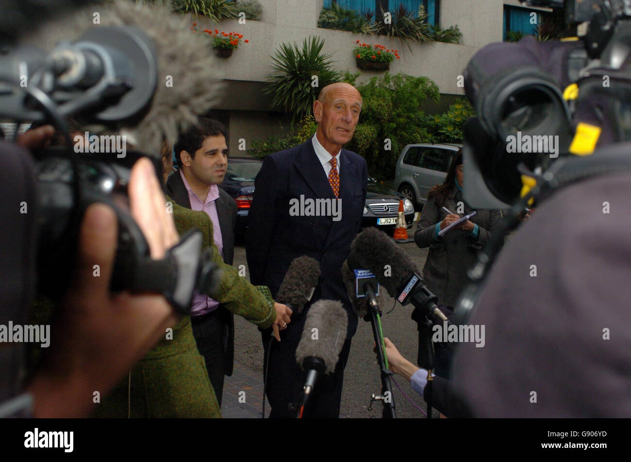 Professor roger williams outside cromwell hospital hi-res stock ...
