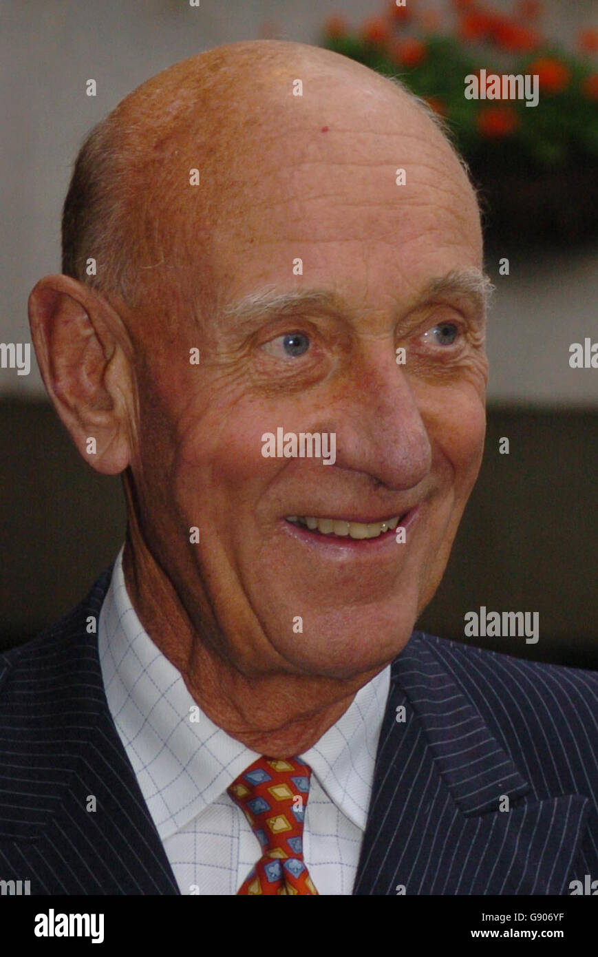 Professor roger williams outside cromwell hospital hi-res stock ...