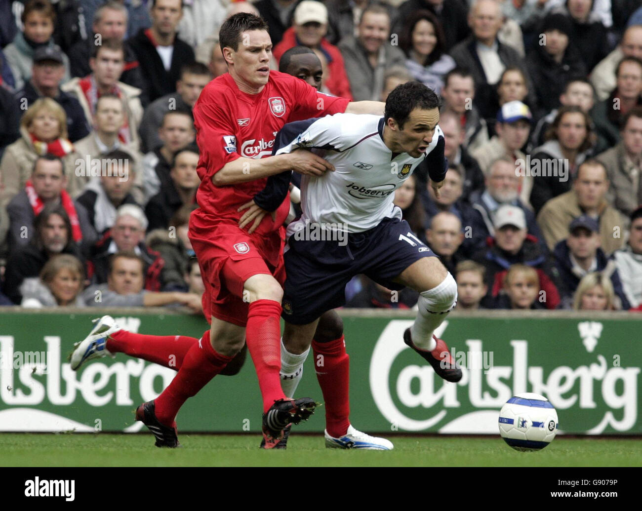 Liverpools steve finnan l hi-res stock photography and images - Alamy