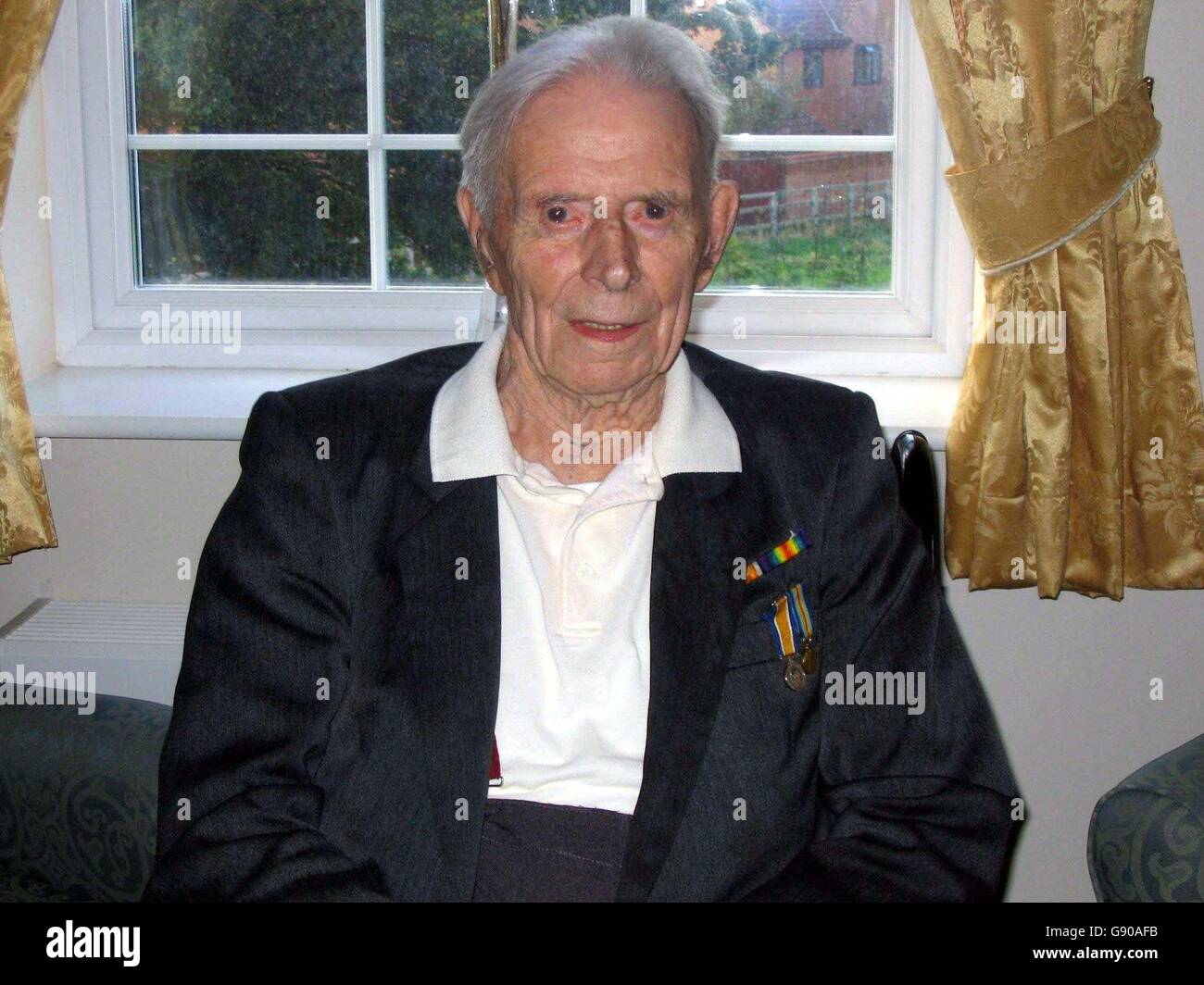 World war i veteran harry patch hi-res stock photography and images - Alamy