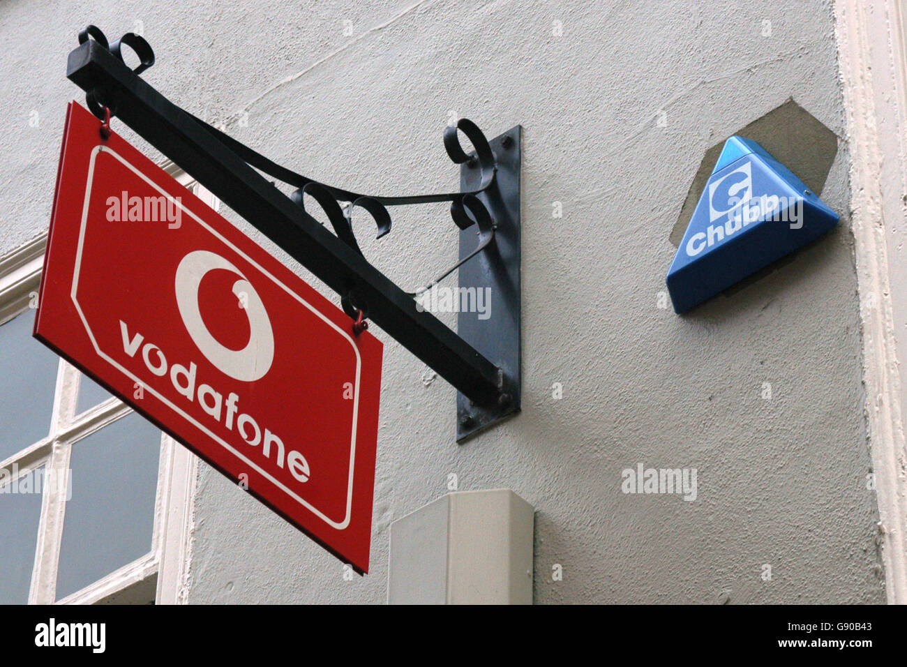 Chubb burglar alarm hi-res stock photography and images - Alamy