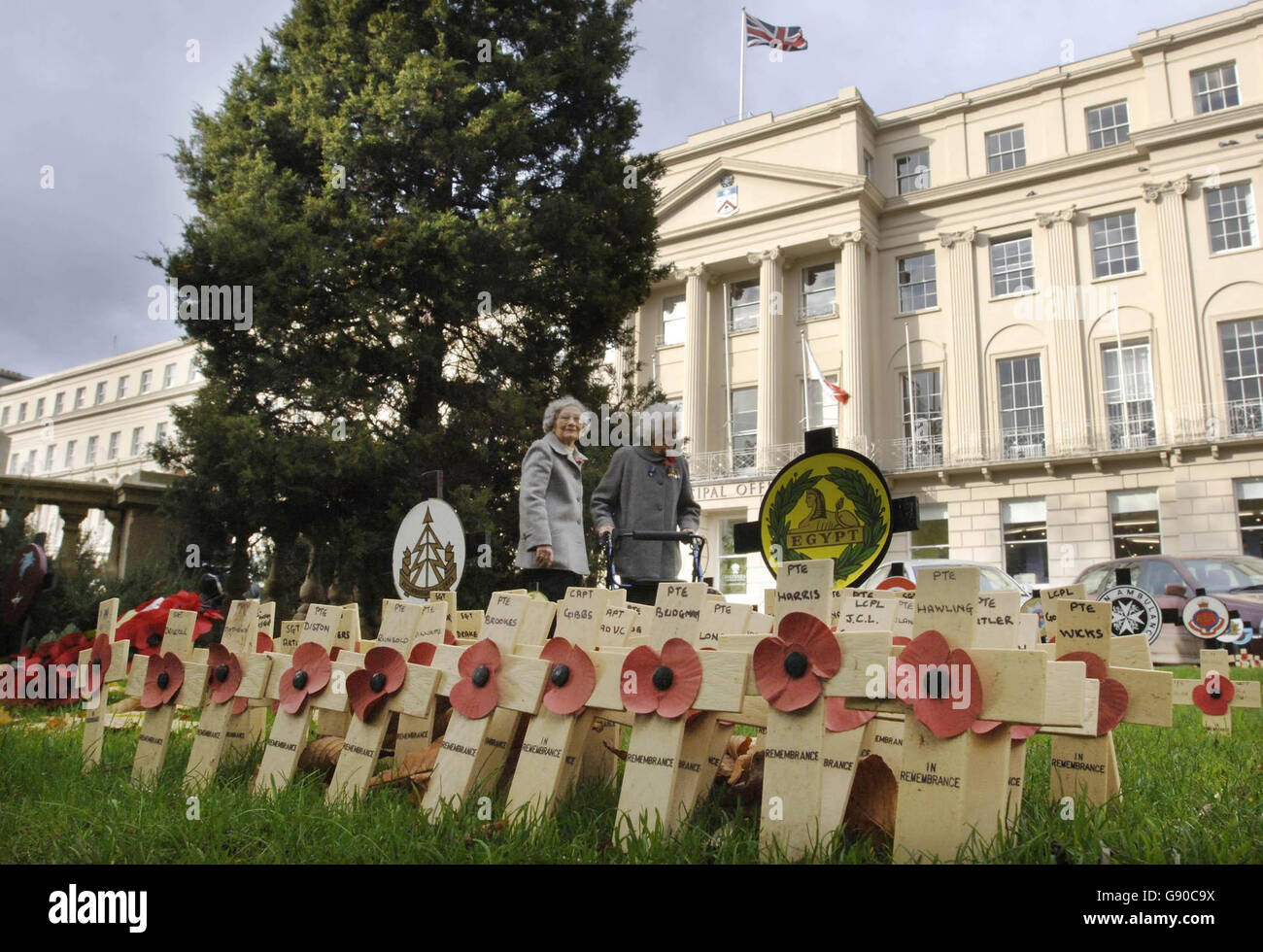 First world war field guns hi-res stock photography and images - Alamy