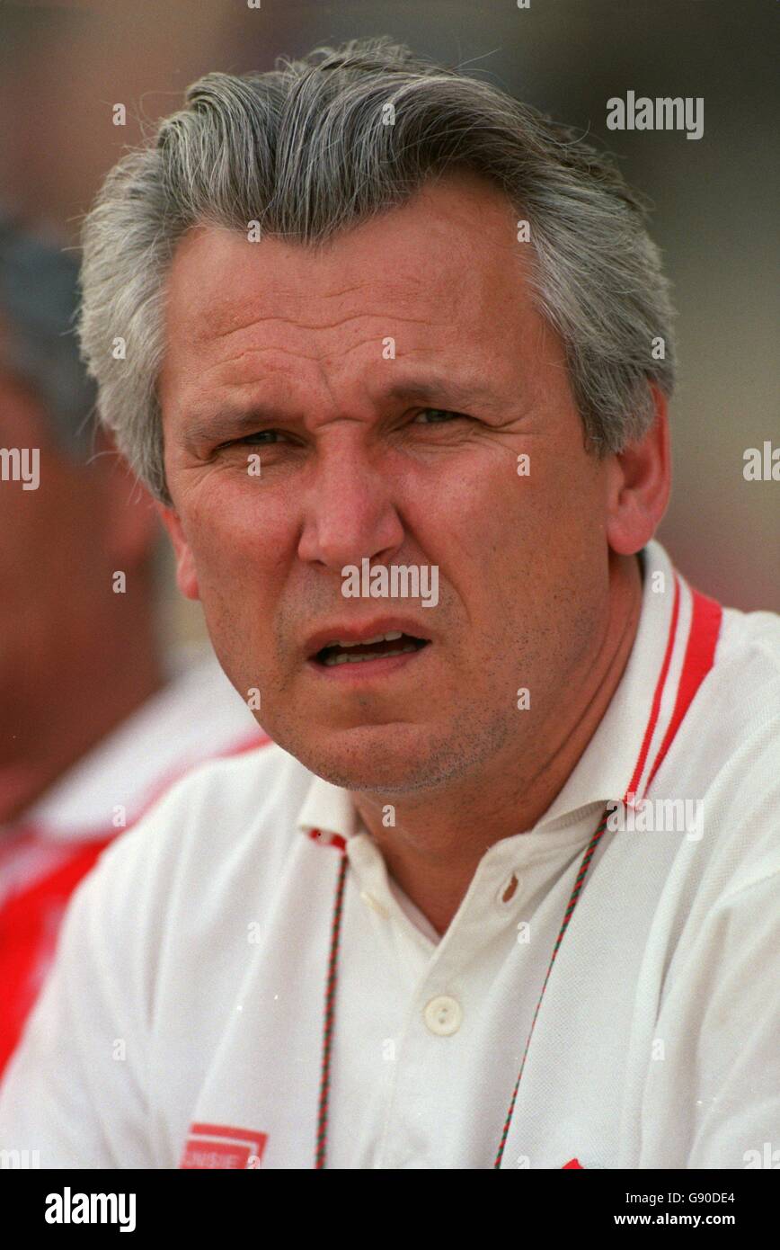 Soccer - African Nations Cup - Tunisia v RD Congo. Kasperczak Henri ...