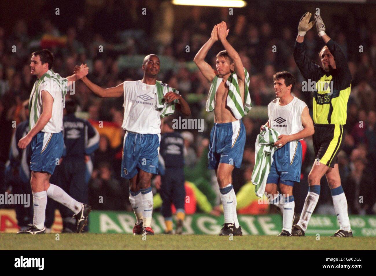 Chelsea players celebrate victory over real betis hi-res stock ...