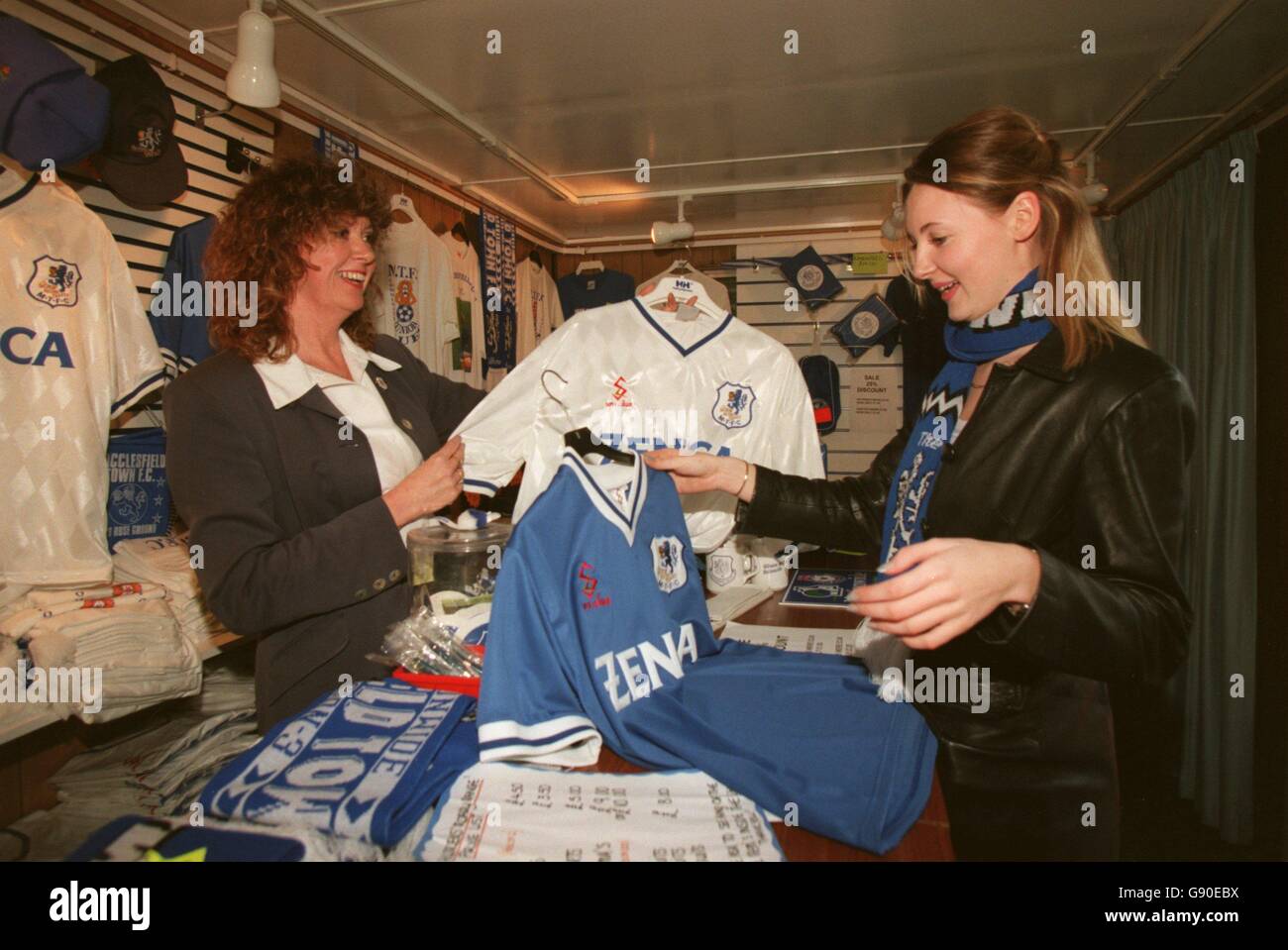 The macclesfield town club shop hi-res stock photography and images - Alamy
